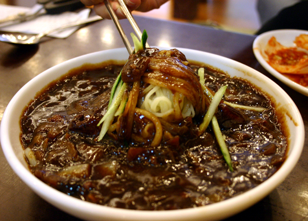 김치찌개와 자장면, 새콤달콤한 '은근한 중독'